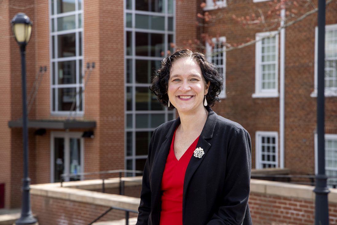 Professor takes hands-on approach to social work - UGA Today