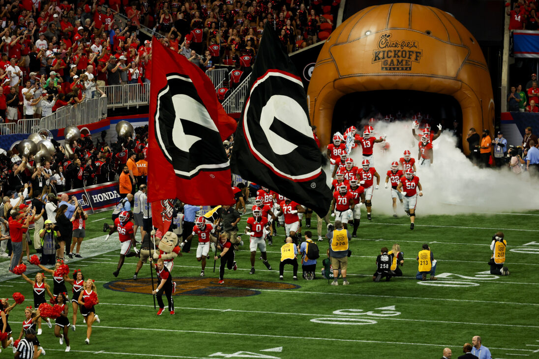Dogs dominate the Ducks to kick off the football season - UGA Today