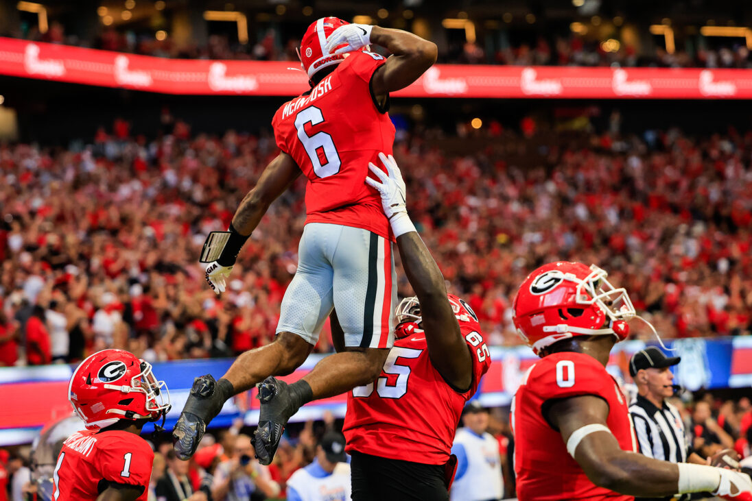 Dogs dominate the Ducks to kick off the football season - UGA Today