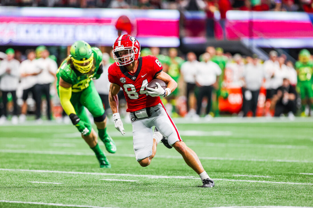 Dogs dominate the Ducks to kick off the football season - UGA Today
