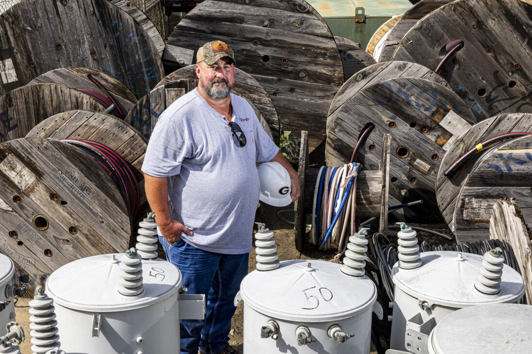 Lead lineman powers campus through teamwork - UGA Today